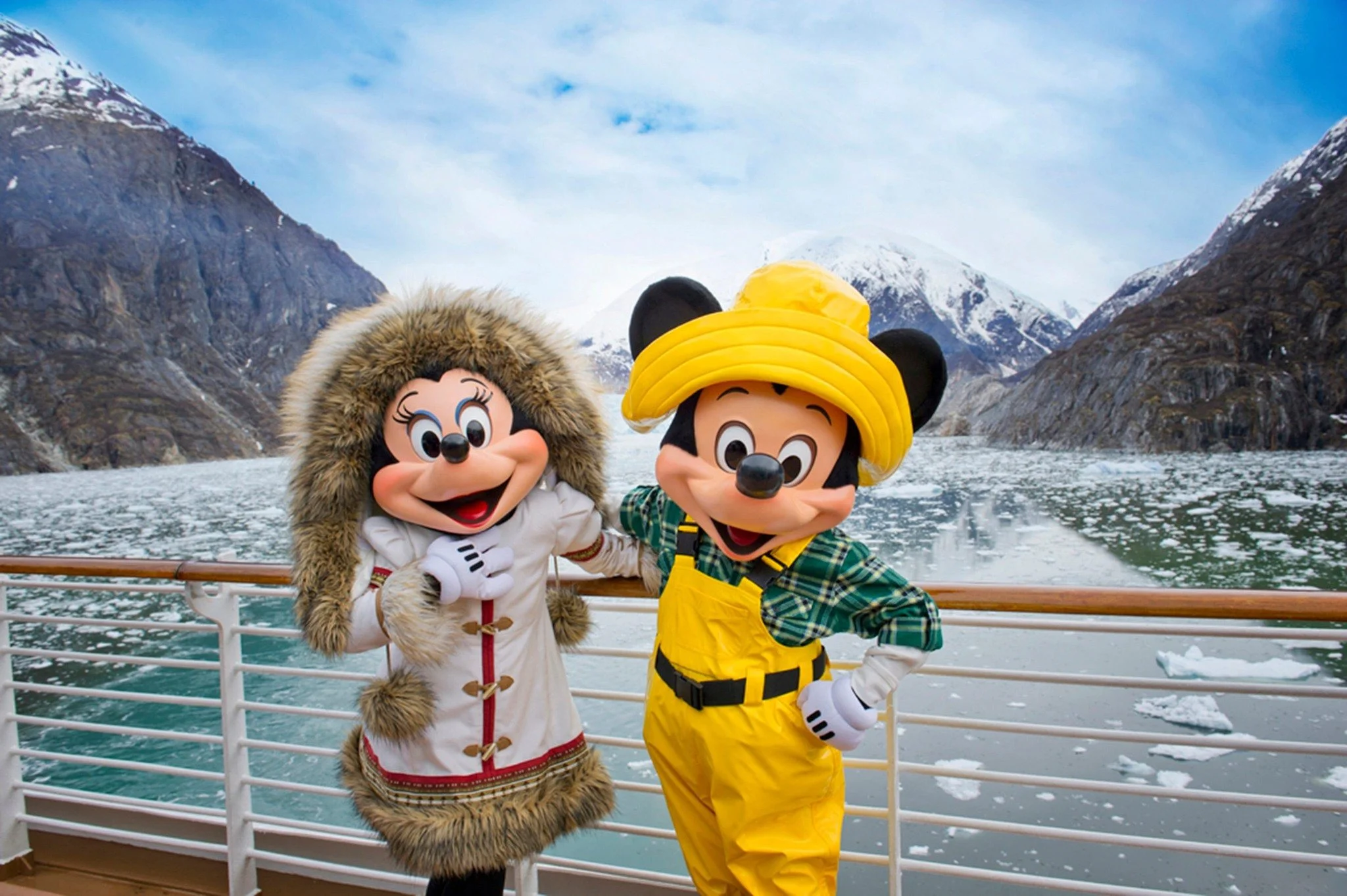 Disney Cruise Line Guide | Planning Tips, Staterooms, Ships & Castaway ...