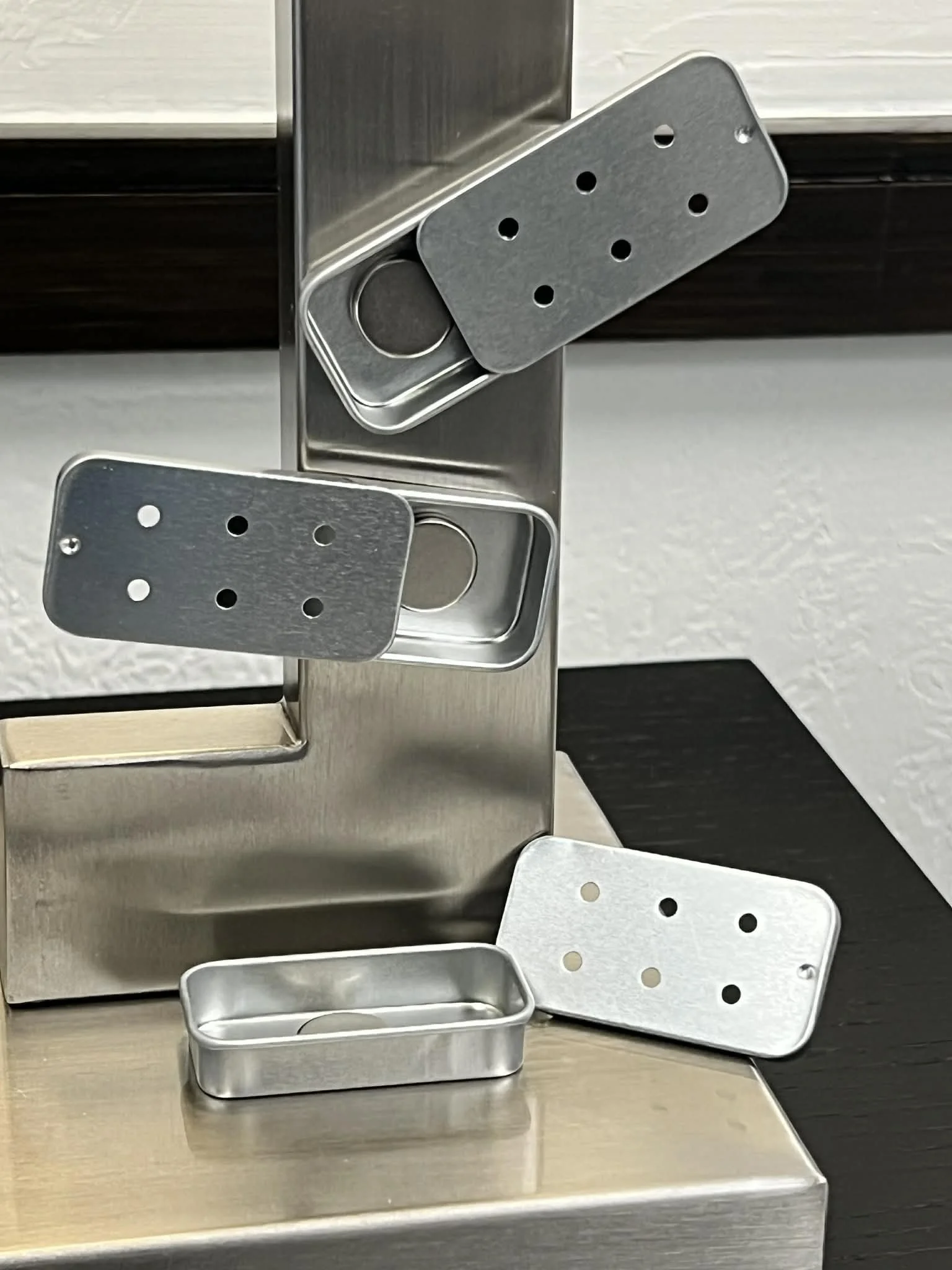 Six-Hole Slider Tin with ULTRA Magnet for Scent Work — Nosey Dog Supply ...