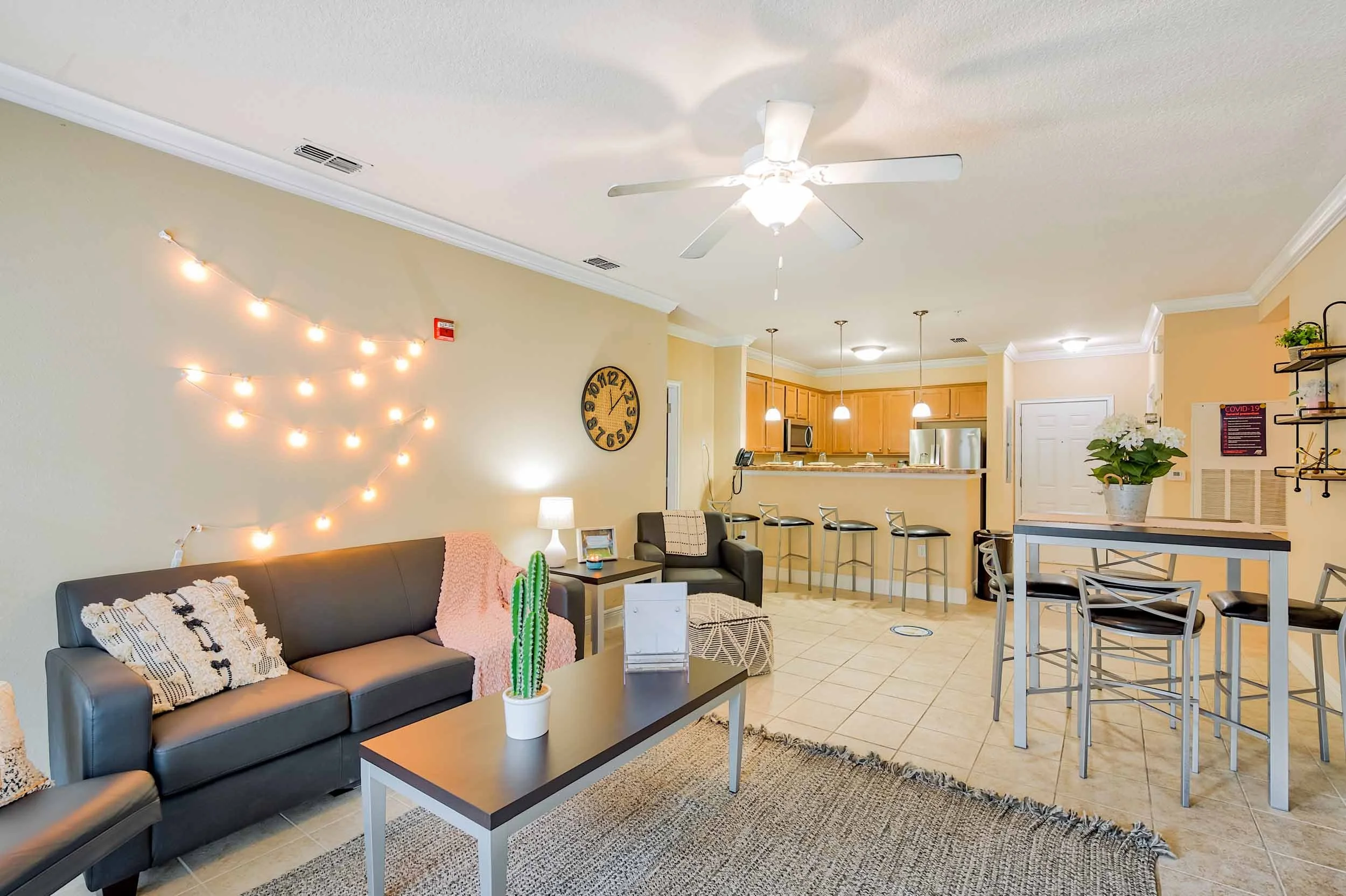 Off-Campus Student Apartments near UF - Lyons Corner