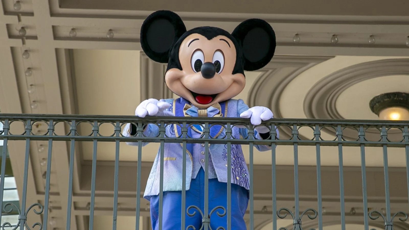 How Old Is Mickey & Minnie Mouse, Donald Duck, Goofy & Pluto? — Grand ...