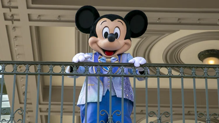 How Old Is Mickey & Minnie Mouse, Donald Duck, Goofy & Pluto? — Grand ...