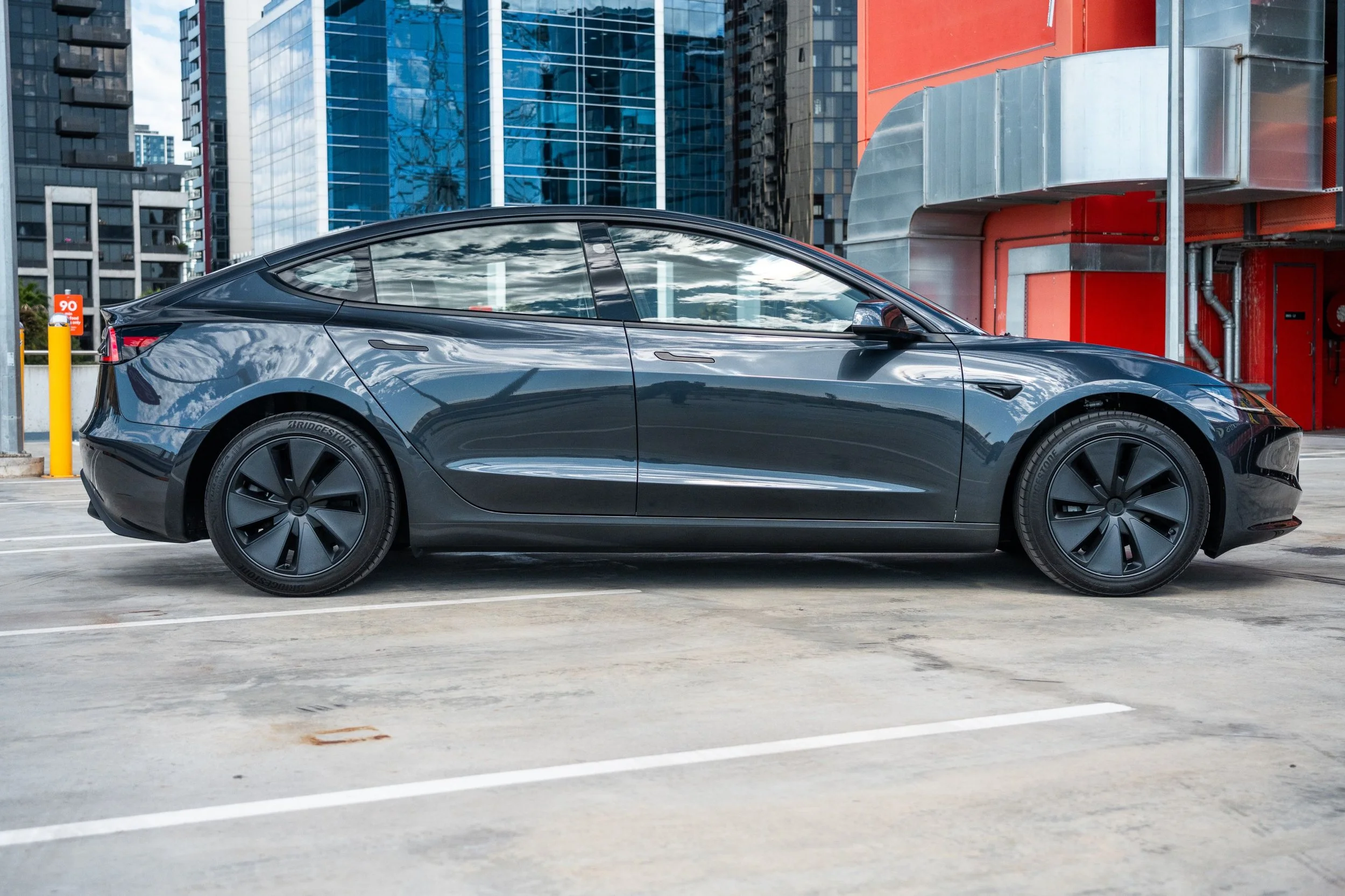 2026 Tesla Model 3: Türkiye Fiyatı, Çıkış Tarihi, Teknik Özellikleri ...