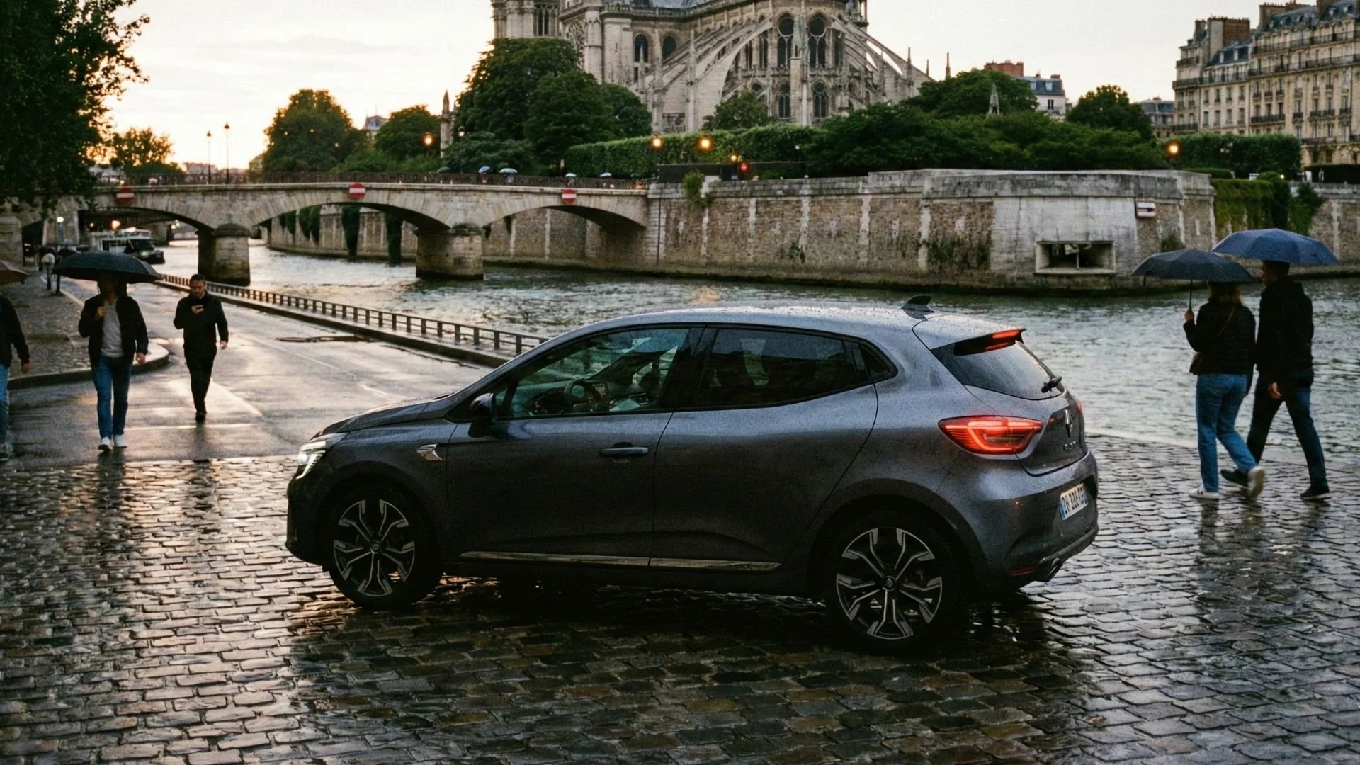 Renault Clio Boyutları 2025: Clio 5,4,3 Boyutları, İç Hacim ve Ölçüler ...