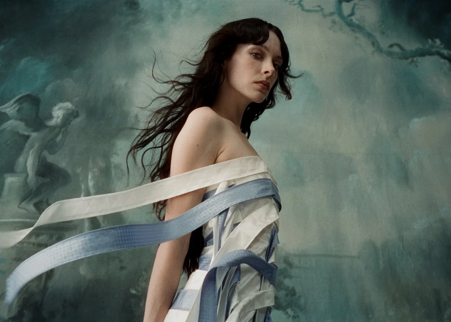 Holly Humberstone ‘Cruel World’ Album Review: Incisive, Unforgettable ...