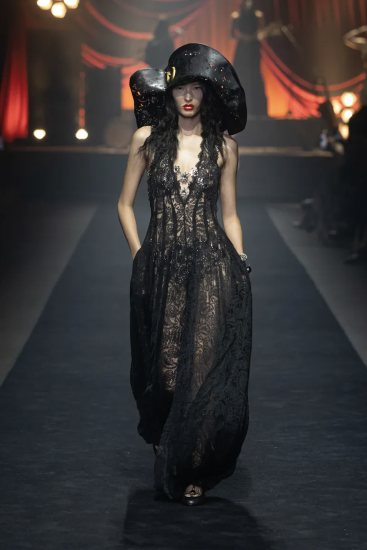 Dracula's Garden Party: Romantic Goth, Dark Feminine Style for Spring ...