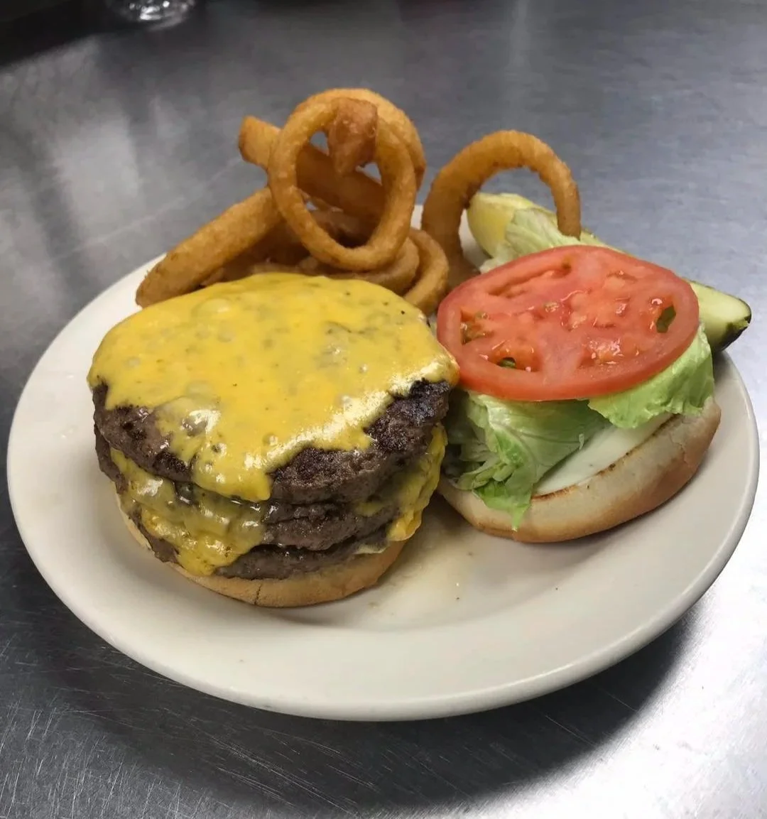 Finish Line Family Restaurant | Restaurant in Hillsdale, MI
