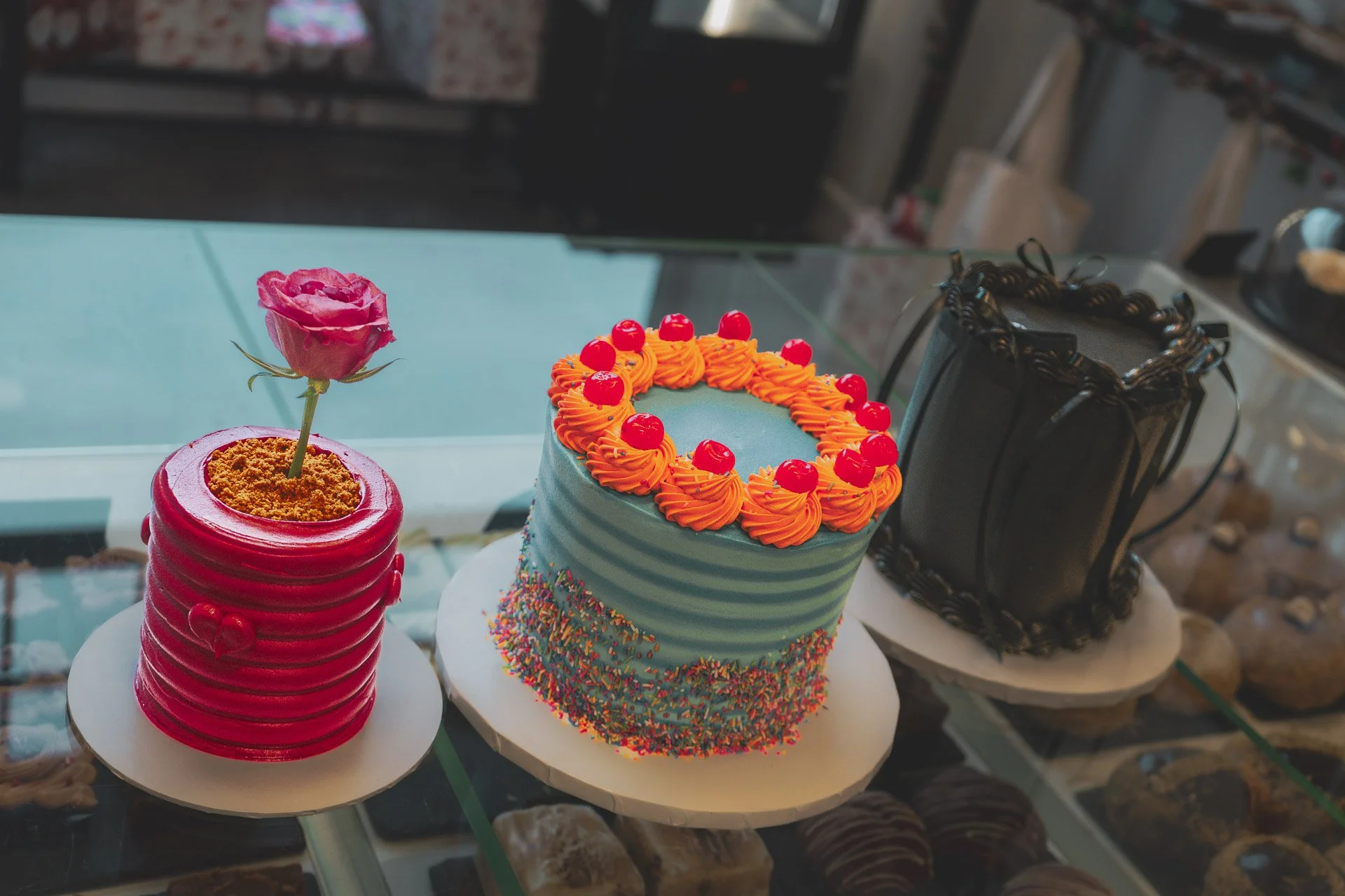 Bespoke Cakes | Create Your Dream Cake – Order Today — KREMA