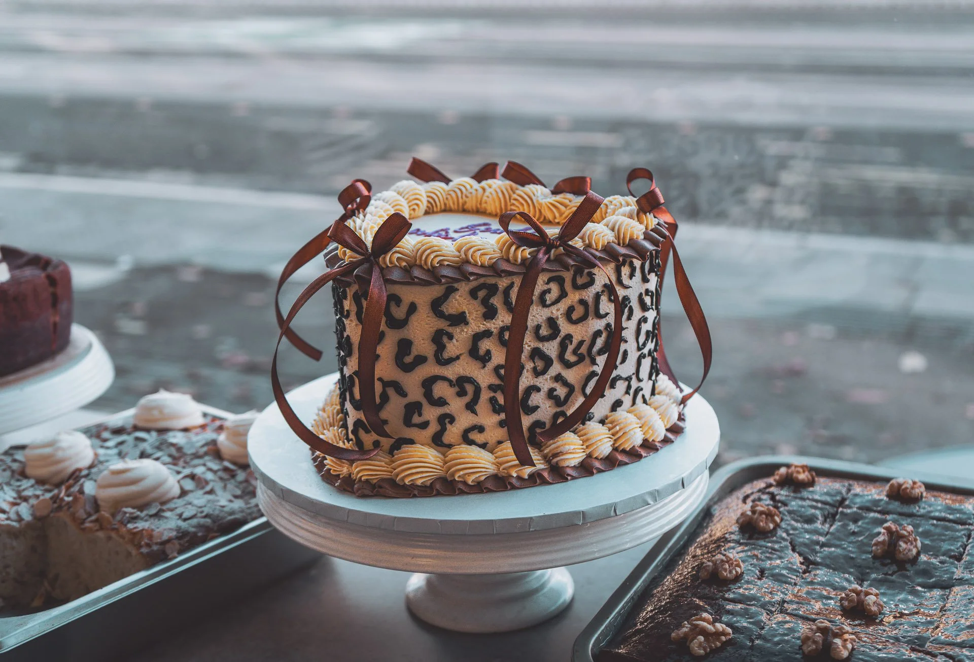 Bespoke Cakes | Create Your Dream Cake – Order Today — KREMA