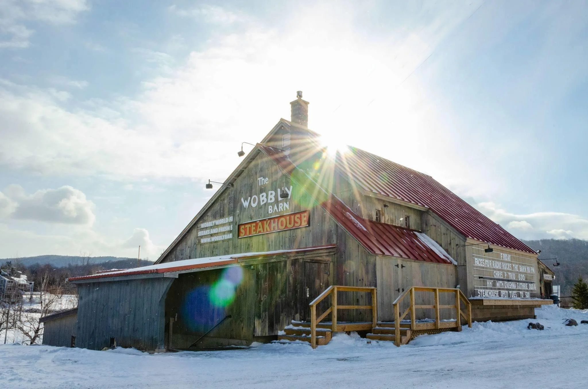 The Wobbly Barn | Dine & Dance at this Killington Tradition