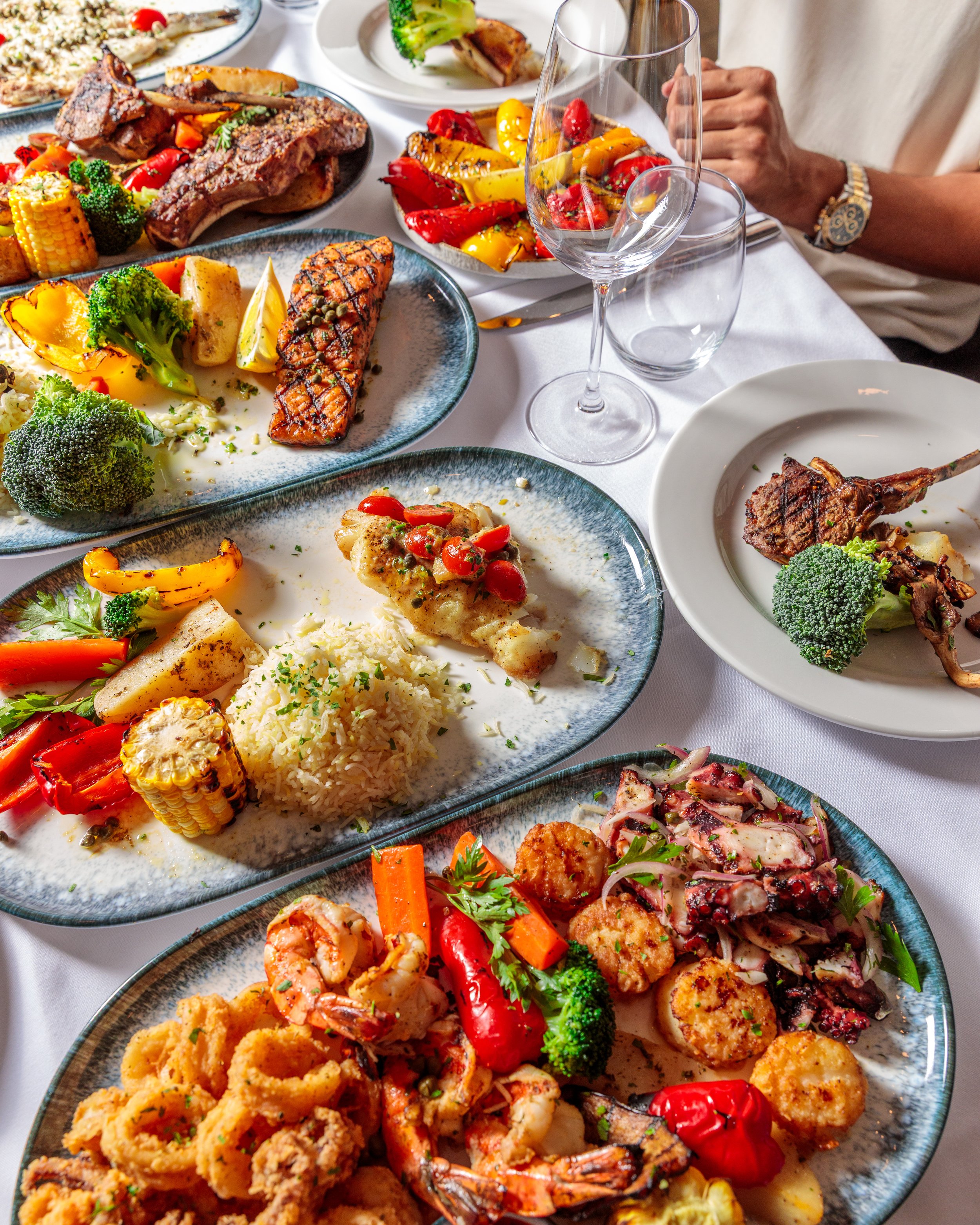 Lavraki | Modern Greek Cuisine in Sainte-Julie