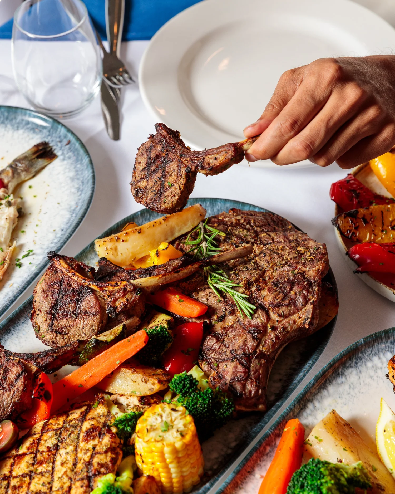 Lavraki | Modern Greek Cuisine in Sainte-Julie