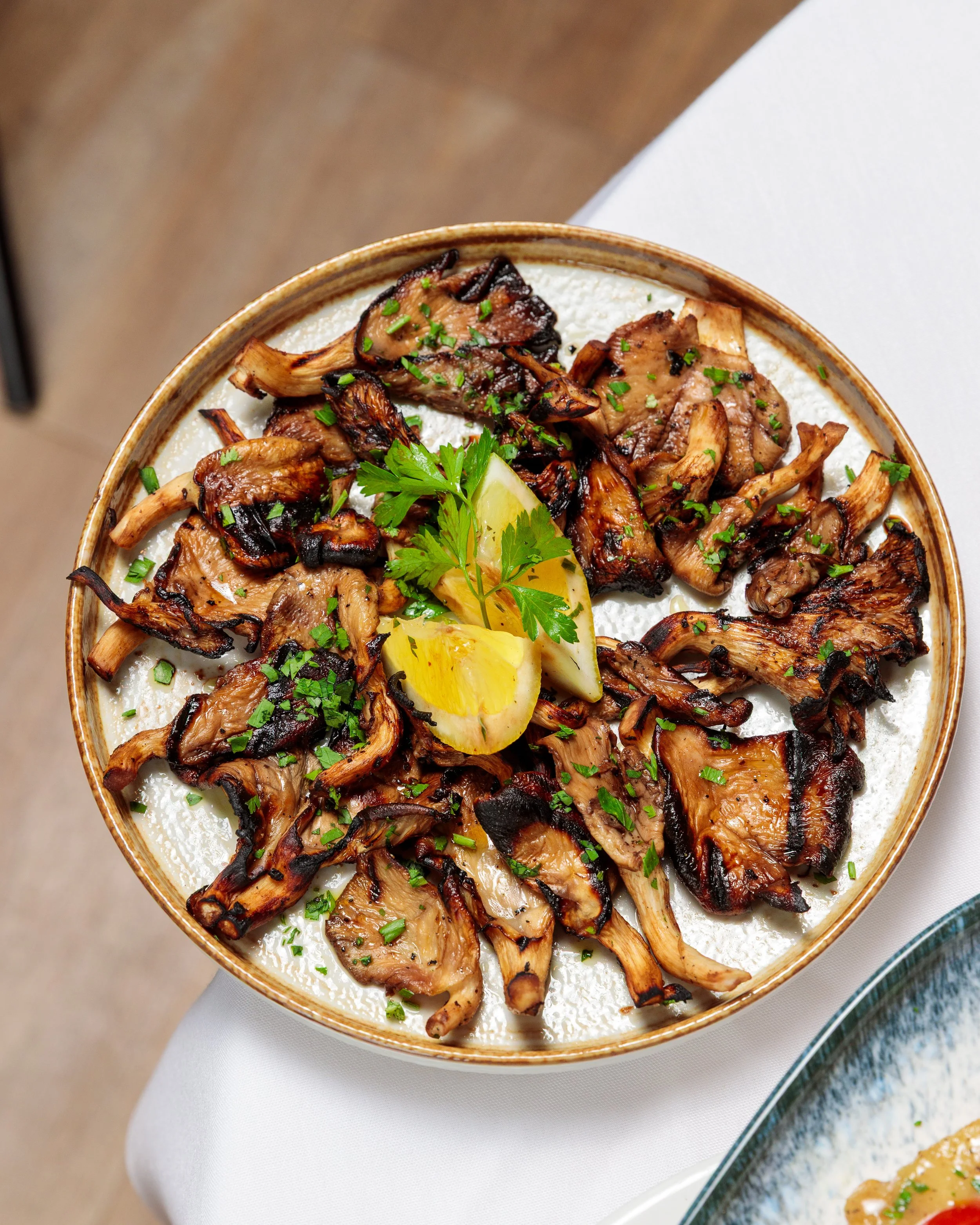 Lavraki | Modern Greek Cuisine in Sainte-Julie