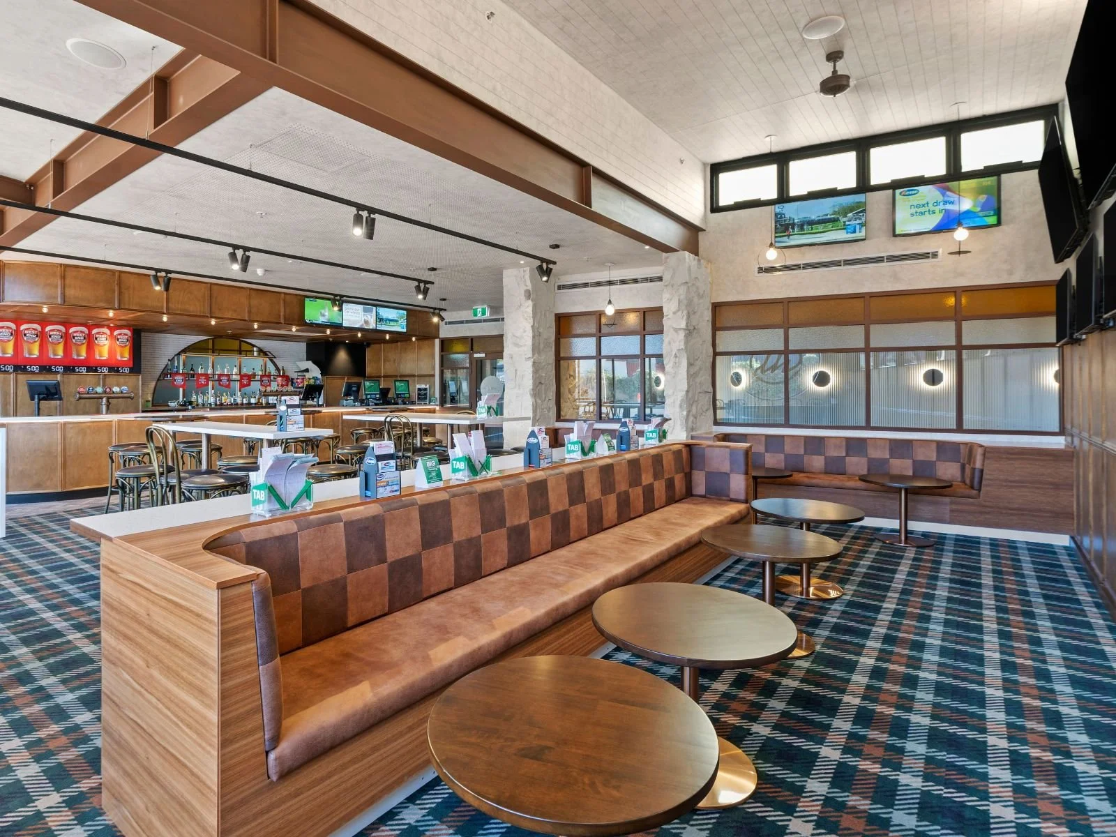 Loxton Hotel | Book Your Stay Today