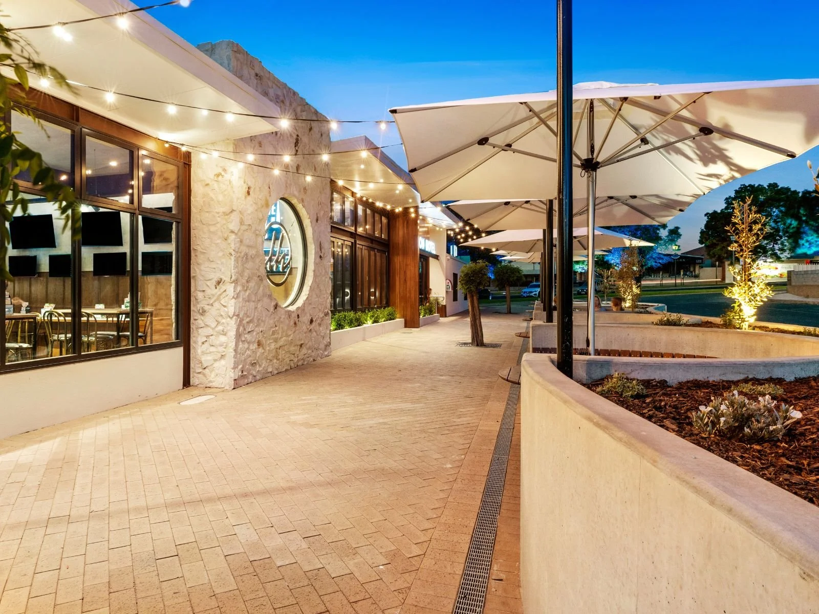Loxton Hotel | Book Your Stay Today