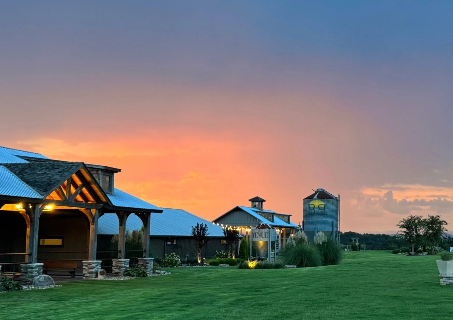 The Venue at Broken Bridge Farms | Create Lasting Memories - Book Now