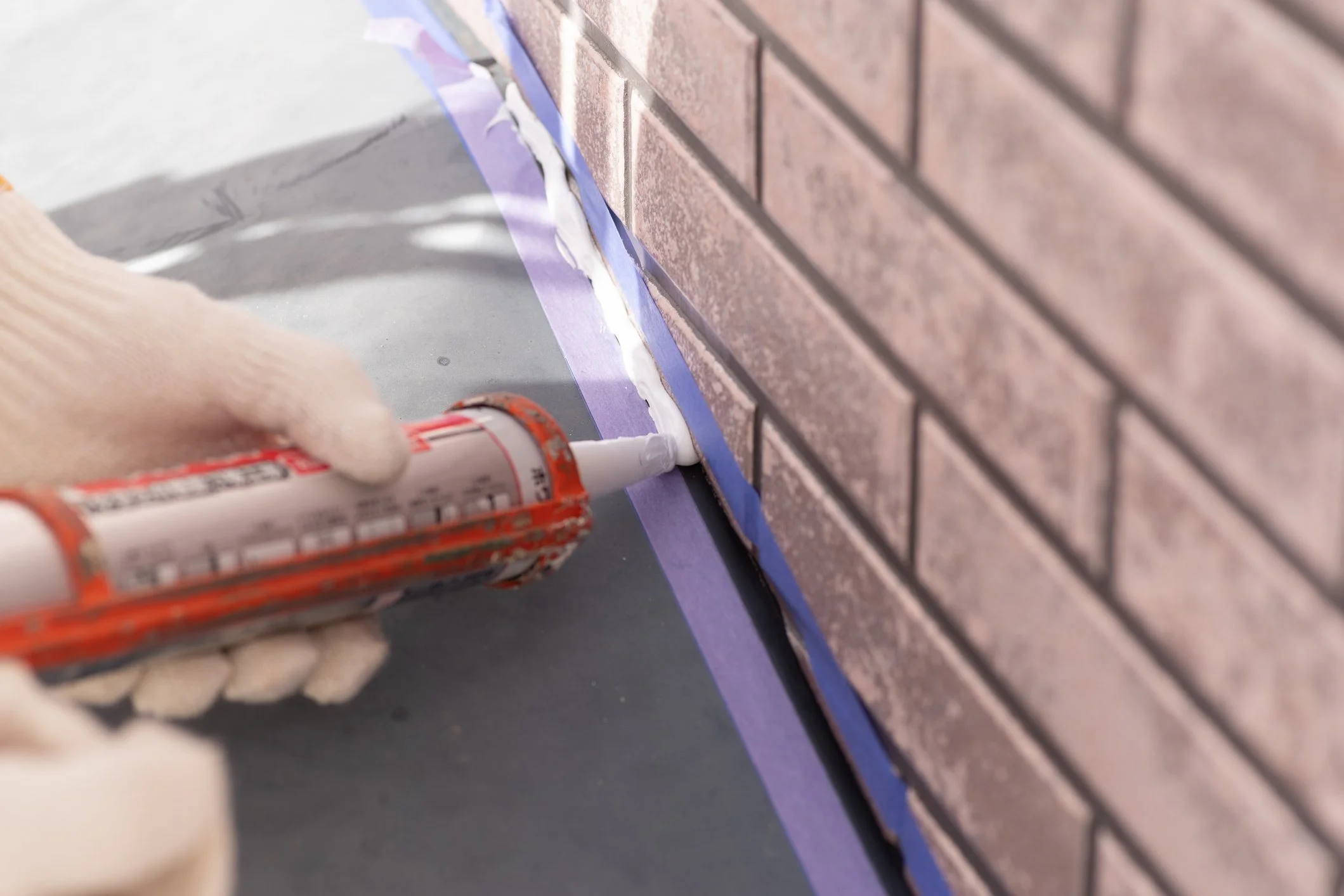 Using Decorators Caulk — Paintworks - Your Decorating & Refurbishment Team