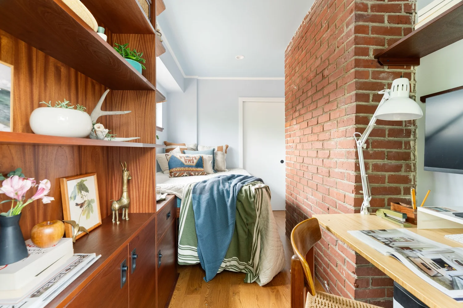 Bonus Bump Out Room | Explore Unique Spaces – Contact Us Now — LIMINALshift
