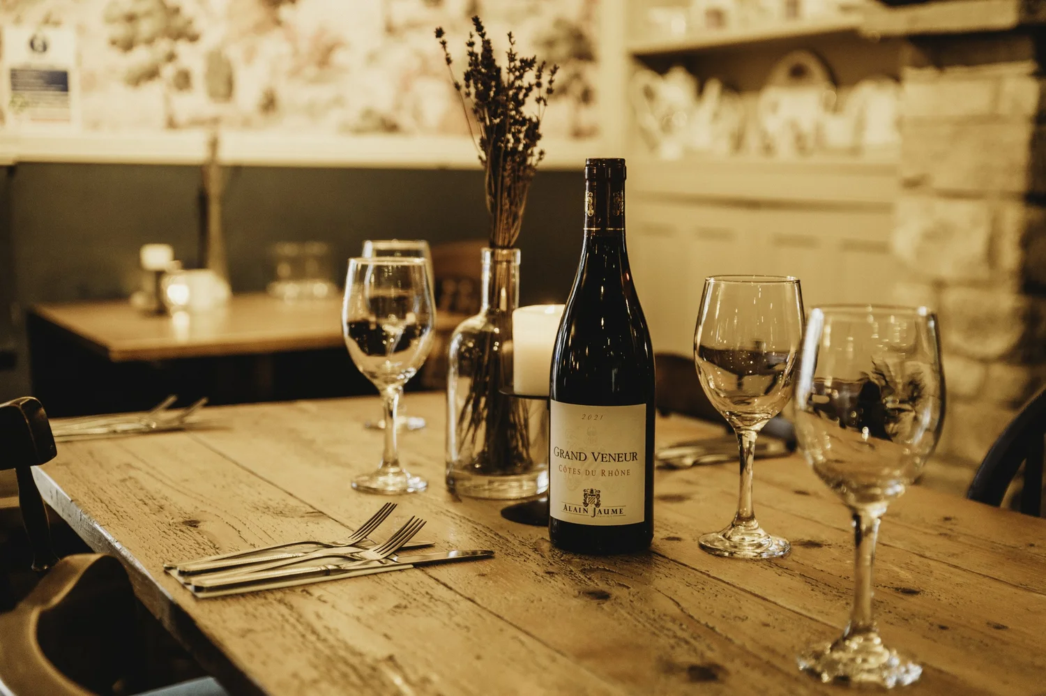 THE WHITE LION INN