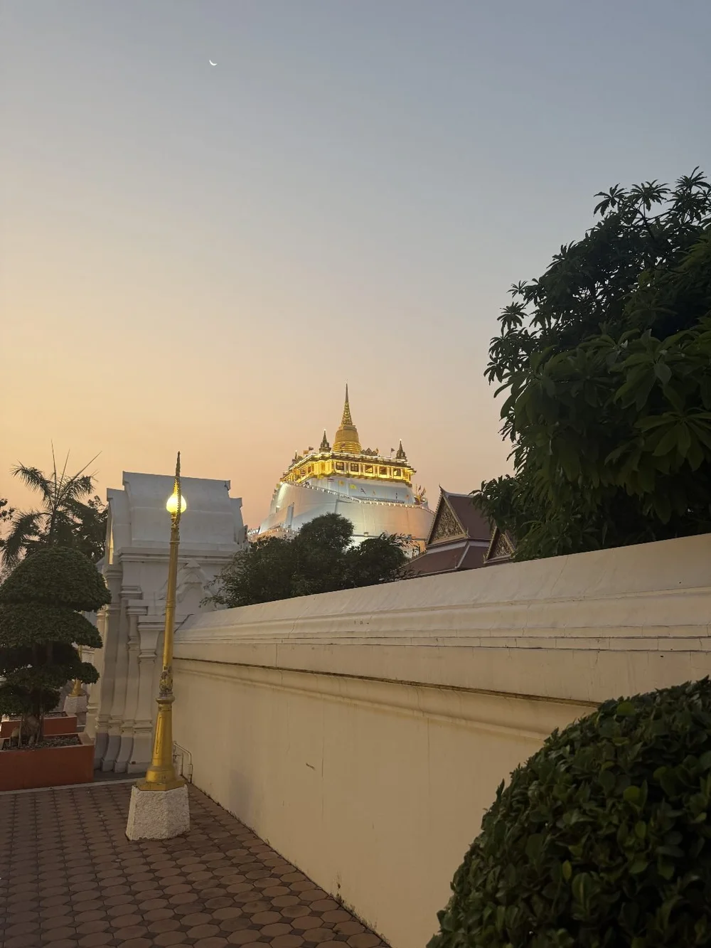 Golden Mount (Wat Saket): The Best Sunset Temple in Bangkok
