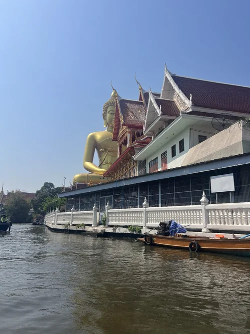 Wat Paknam Phasi Charoen: How to See Bangkok’s Giant Buddha