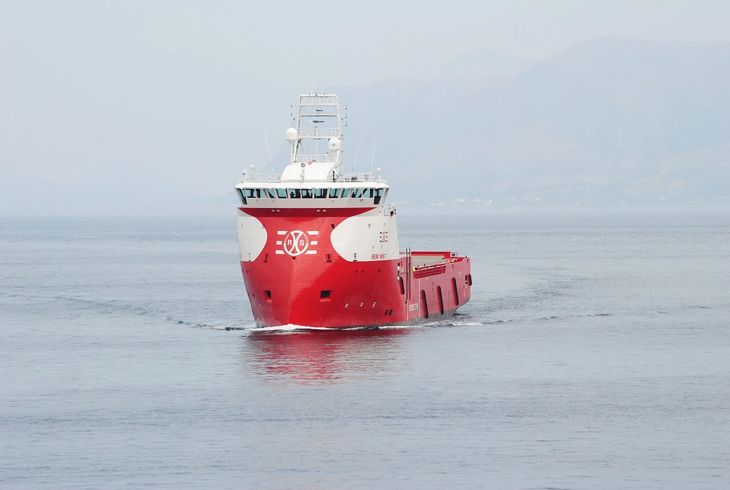 Company | Explore Reliable Maritime Solutions — Remøy Shipping