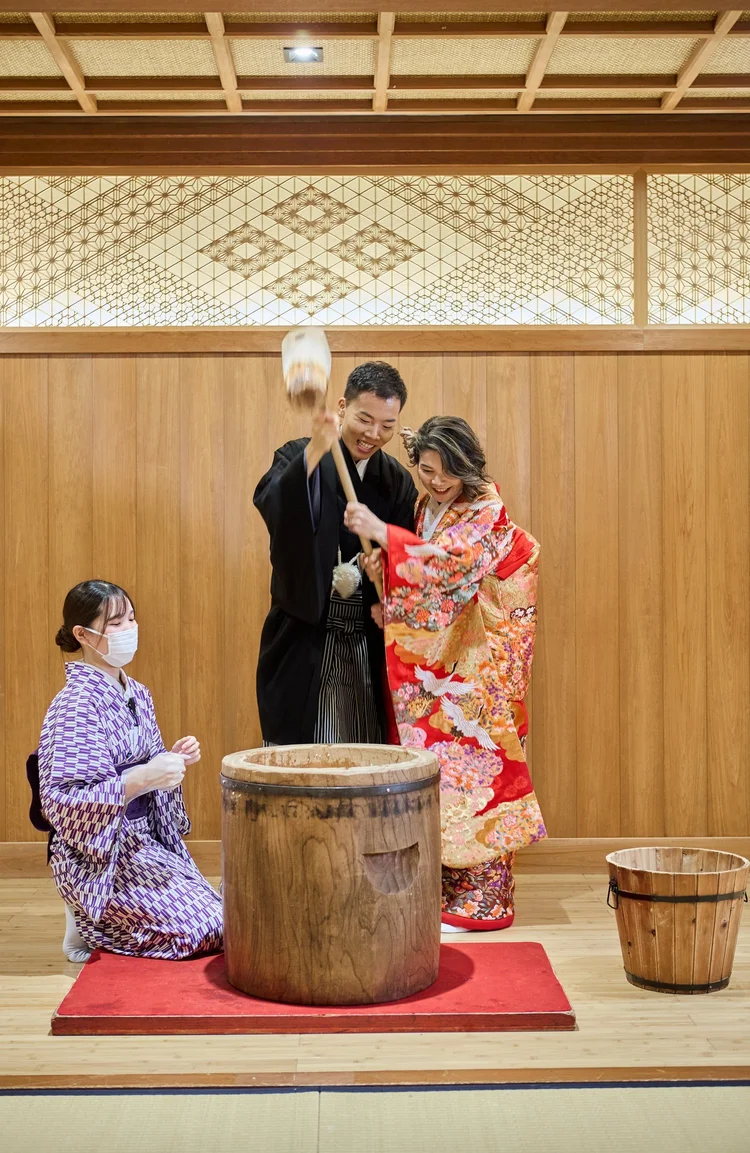 Enchanting Destination Wedding in Japan at the Authentic Japanese Inn ...