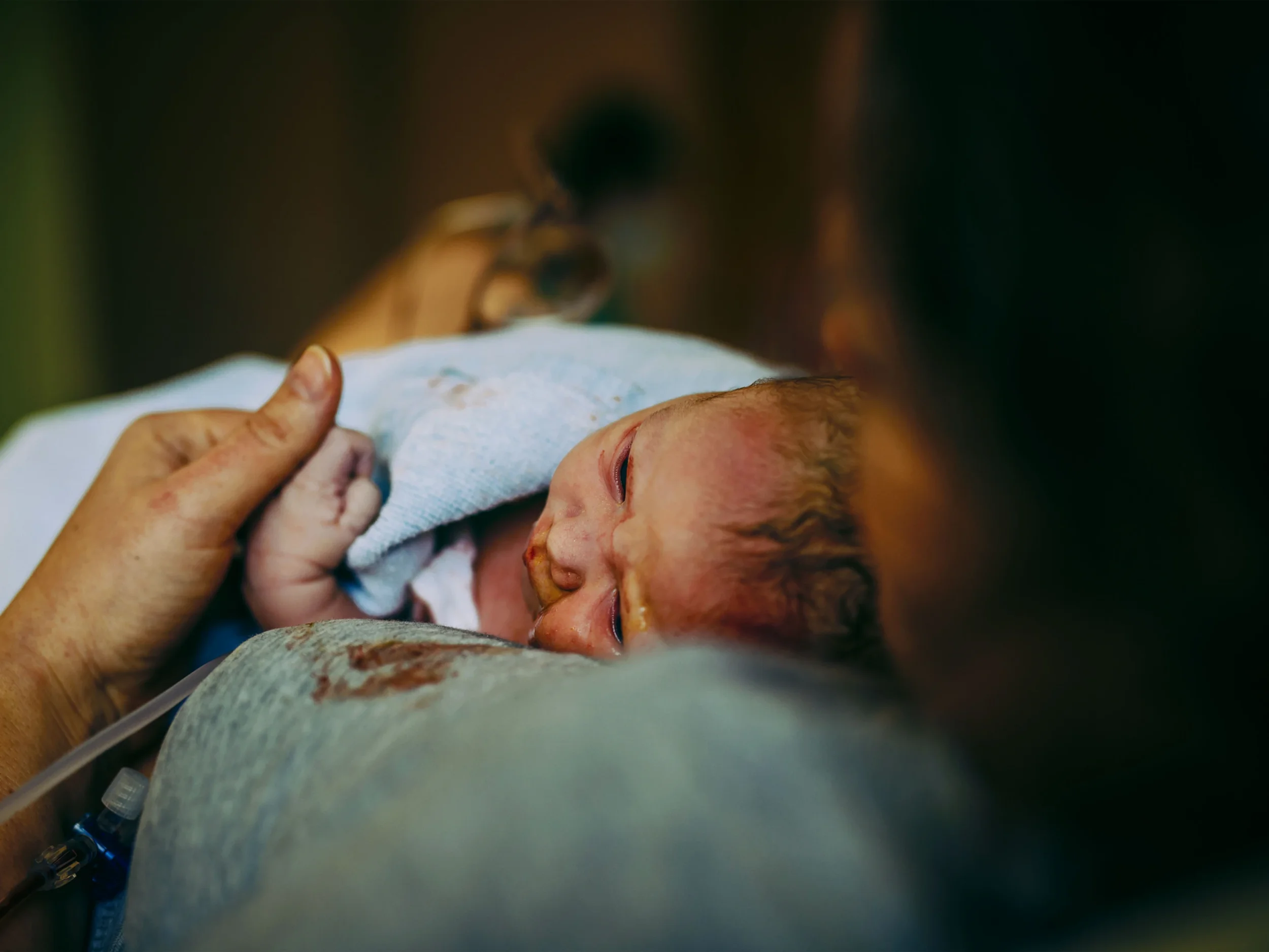 Navigating Postpartum Hormones: A Guide to Hormone Therapy — PHASES clinic