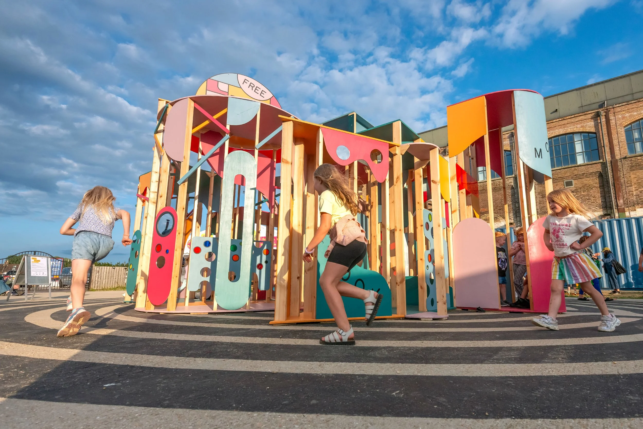 Free Form — Maze-like pavilion for playful exploration. — LEAP THEN LOOK