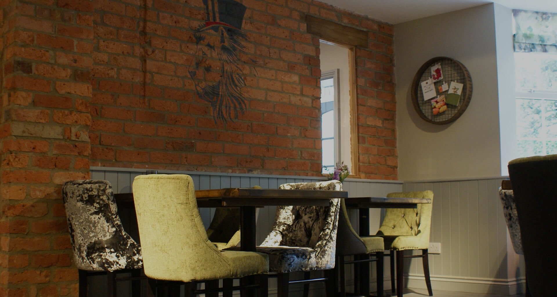 Red Lion Bloxham | Explore & Dine Today