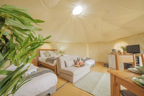 Three Cliffs Bay Holiday Park - Gower Camping