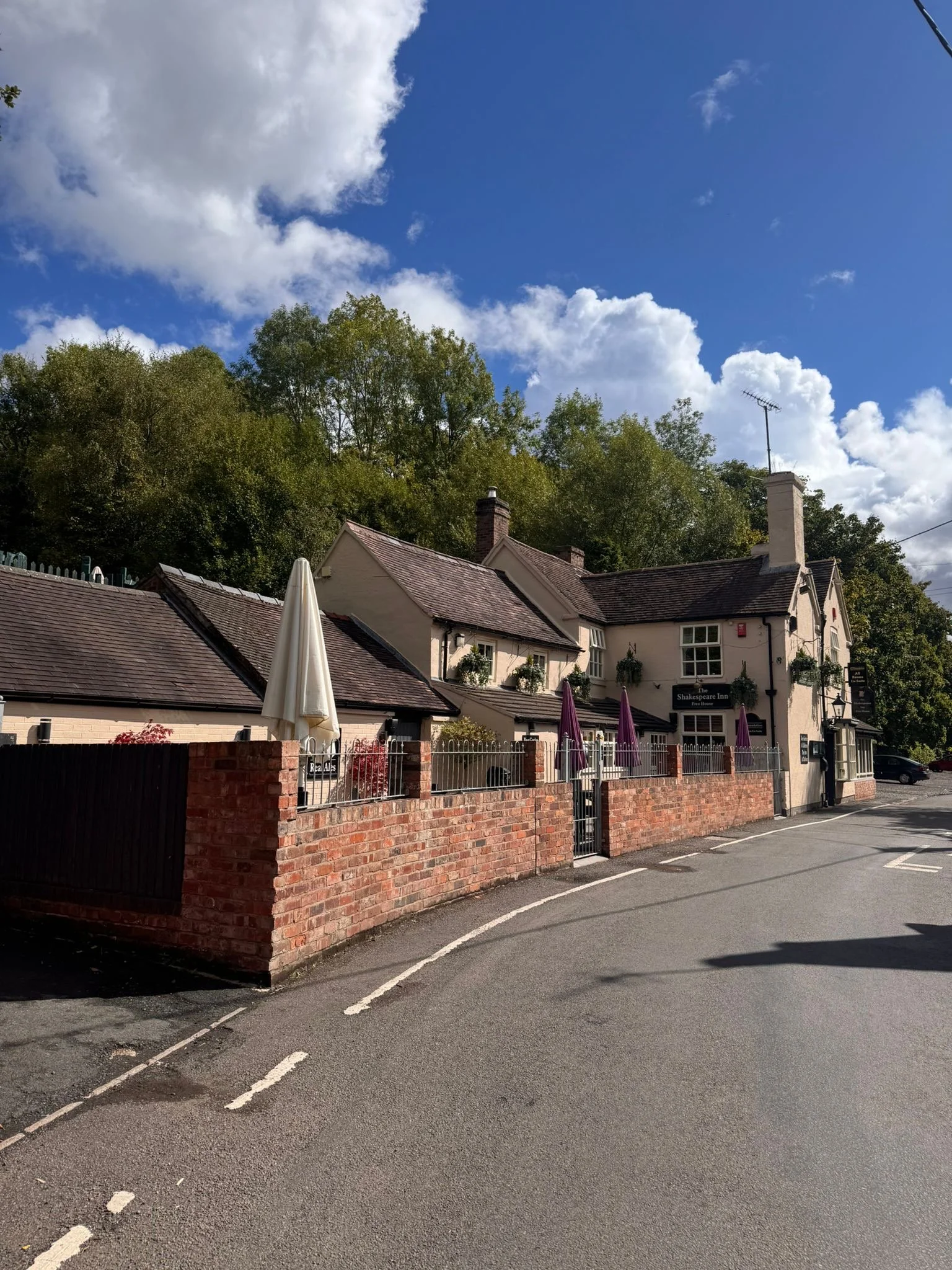 Welcome to the Shakespeare Inn | Discover & Book Your Stay Today