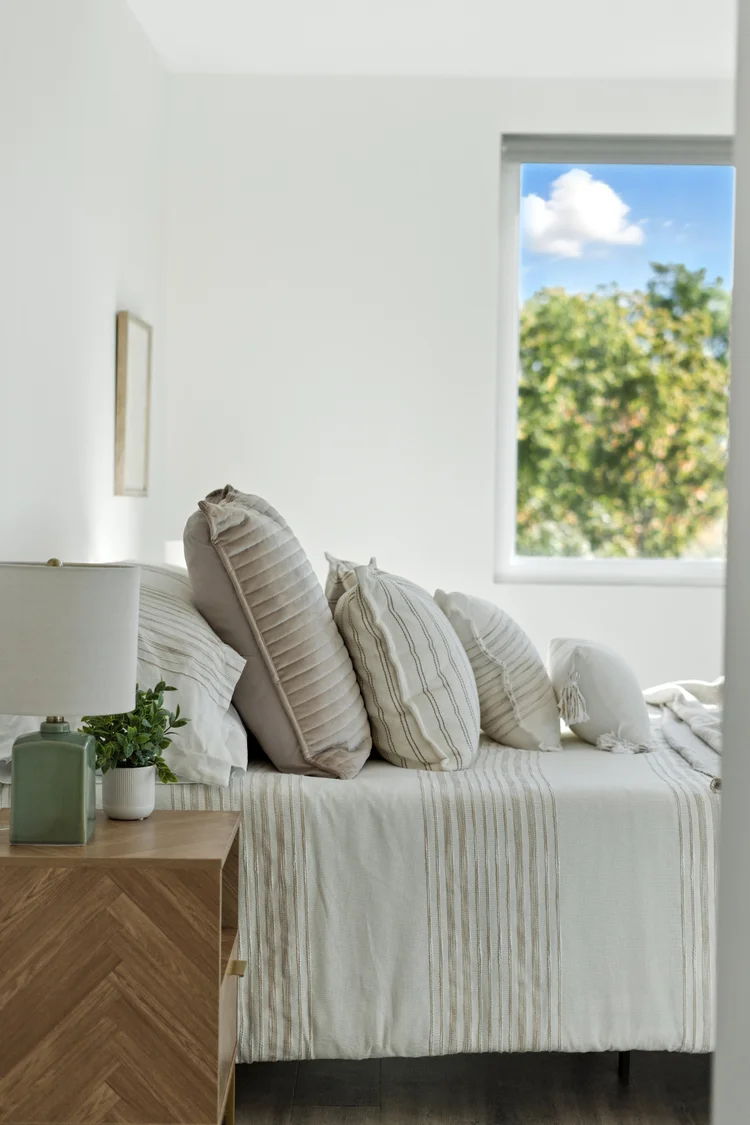 ALMA COLLEGE SQUARE APARTMENTS | Modern Rentals in St. Thomas, ON