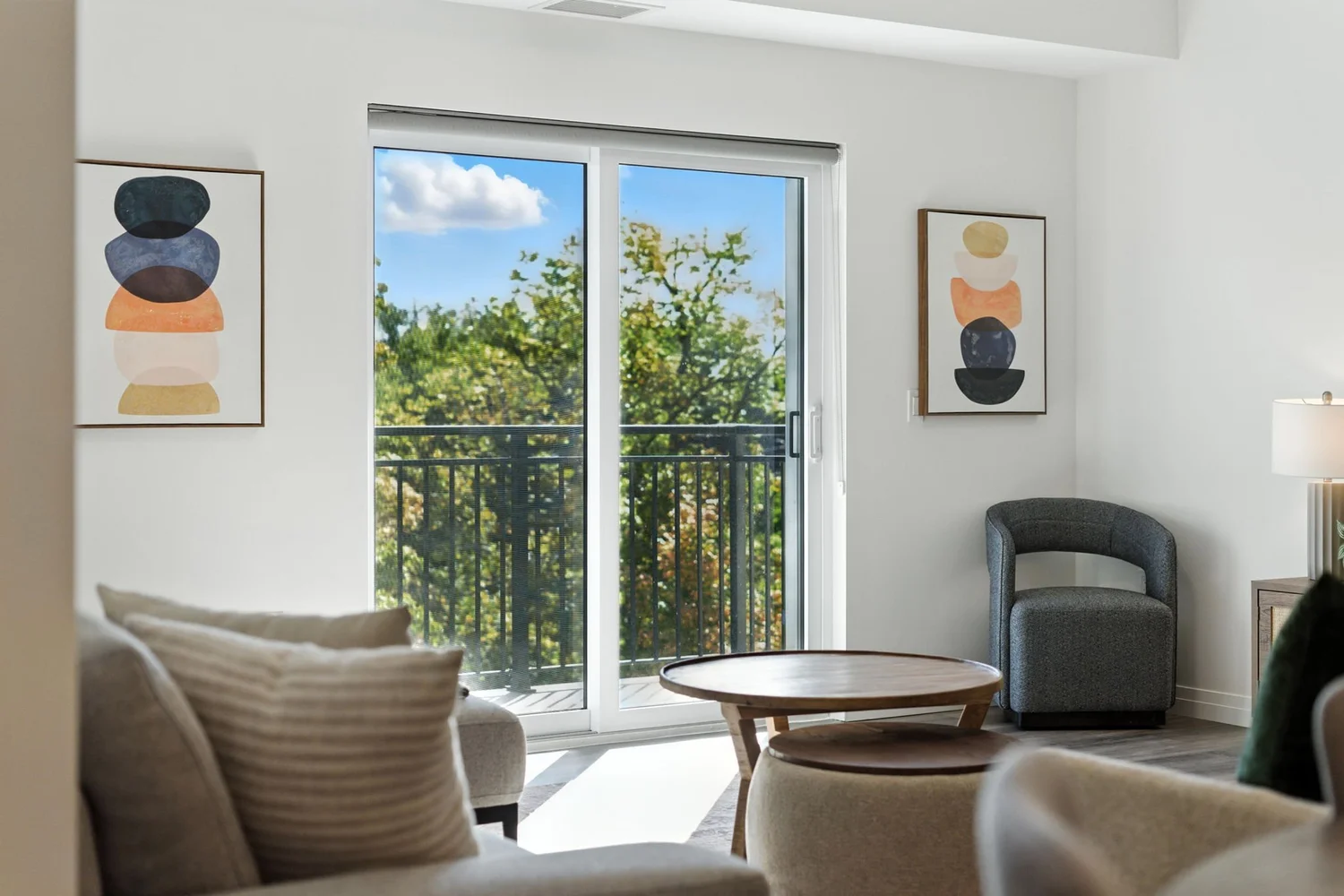 ALMA COLLEGE SQUARE APARTMENTS | Modern Rentals in St. Thomas, ON