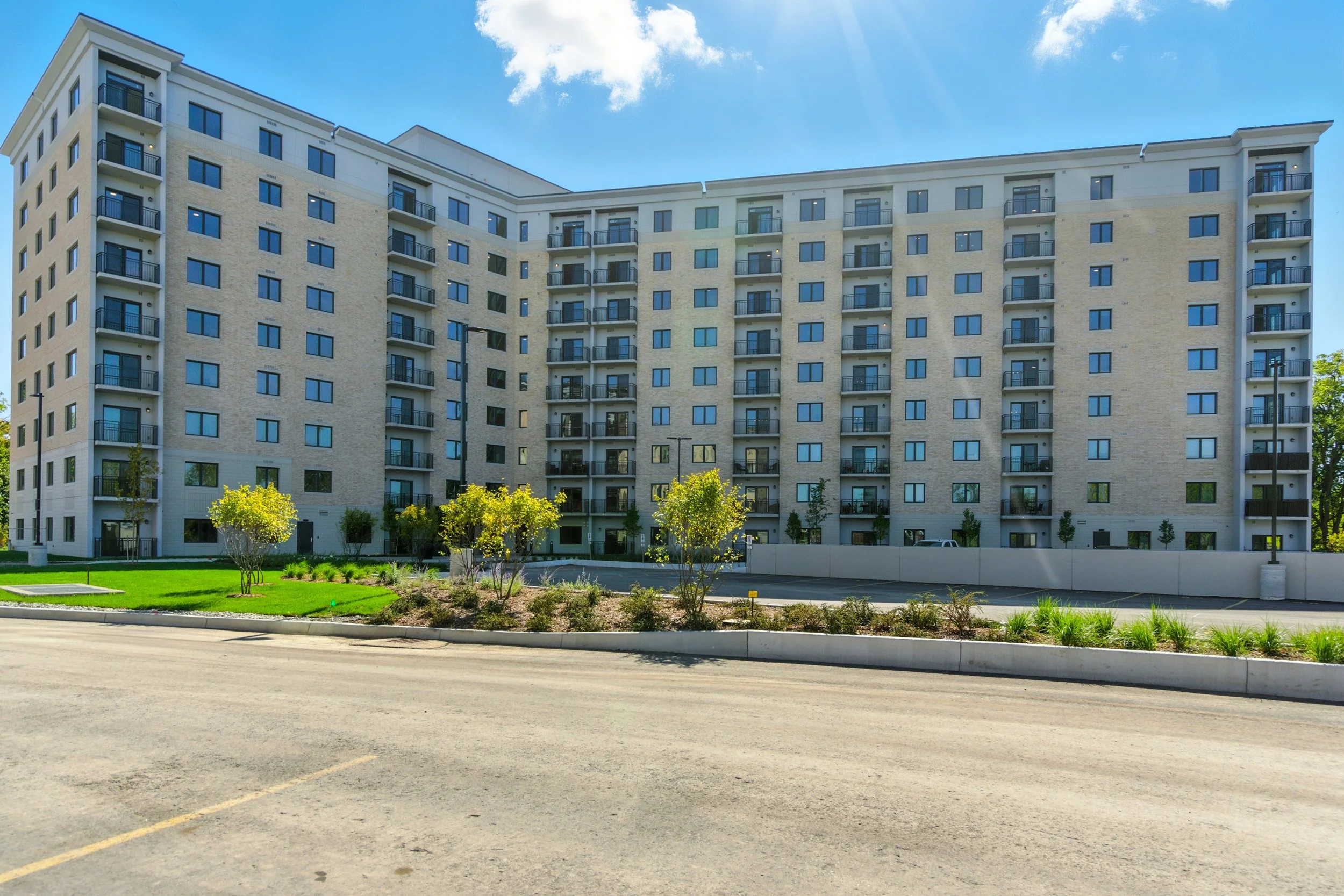 ALMA COLLEGE SQUARE APARTMENTS | Modern Rentals in St. Thomas, ON