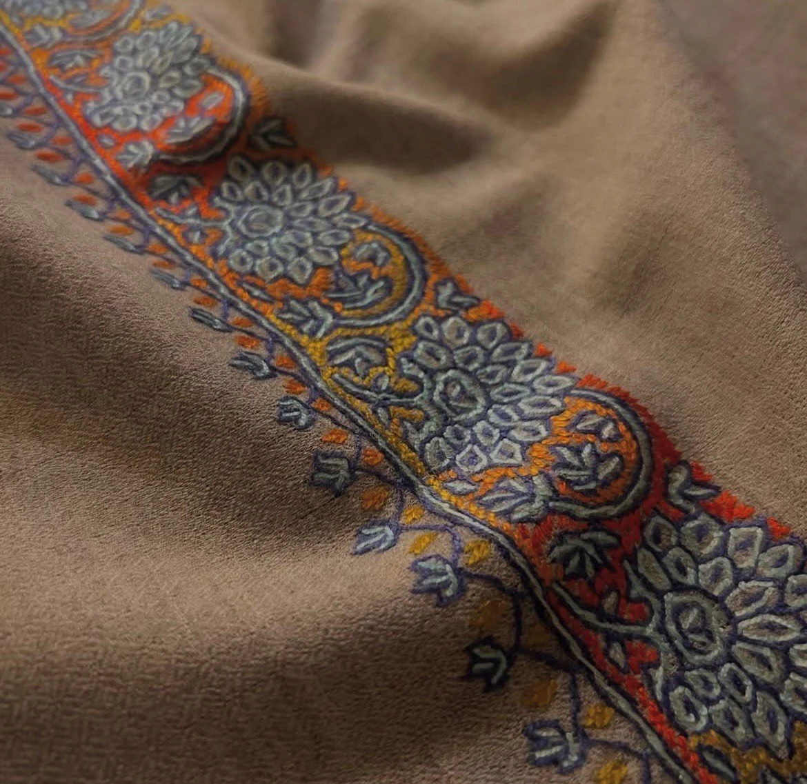 Meeraj Looms | Experience Handmade Elegance – Shop Now