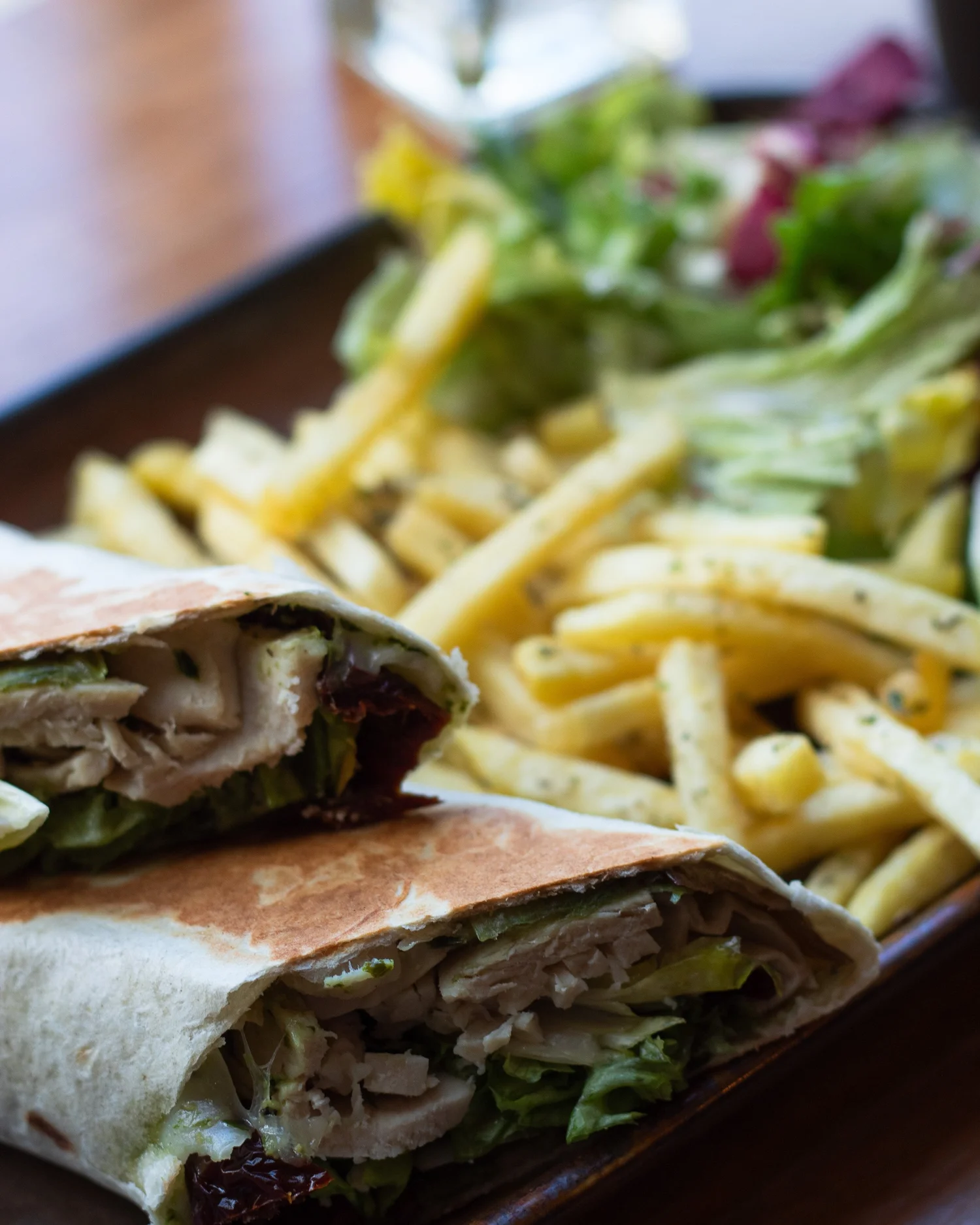 elm row | eat. drink. relax.