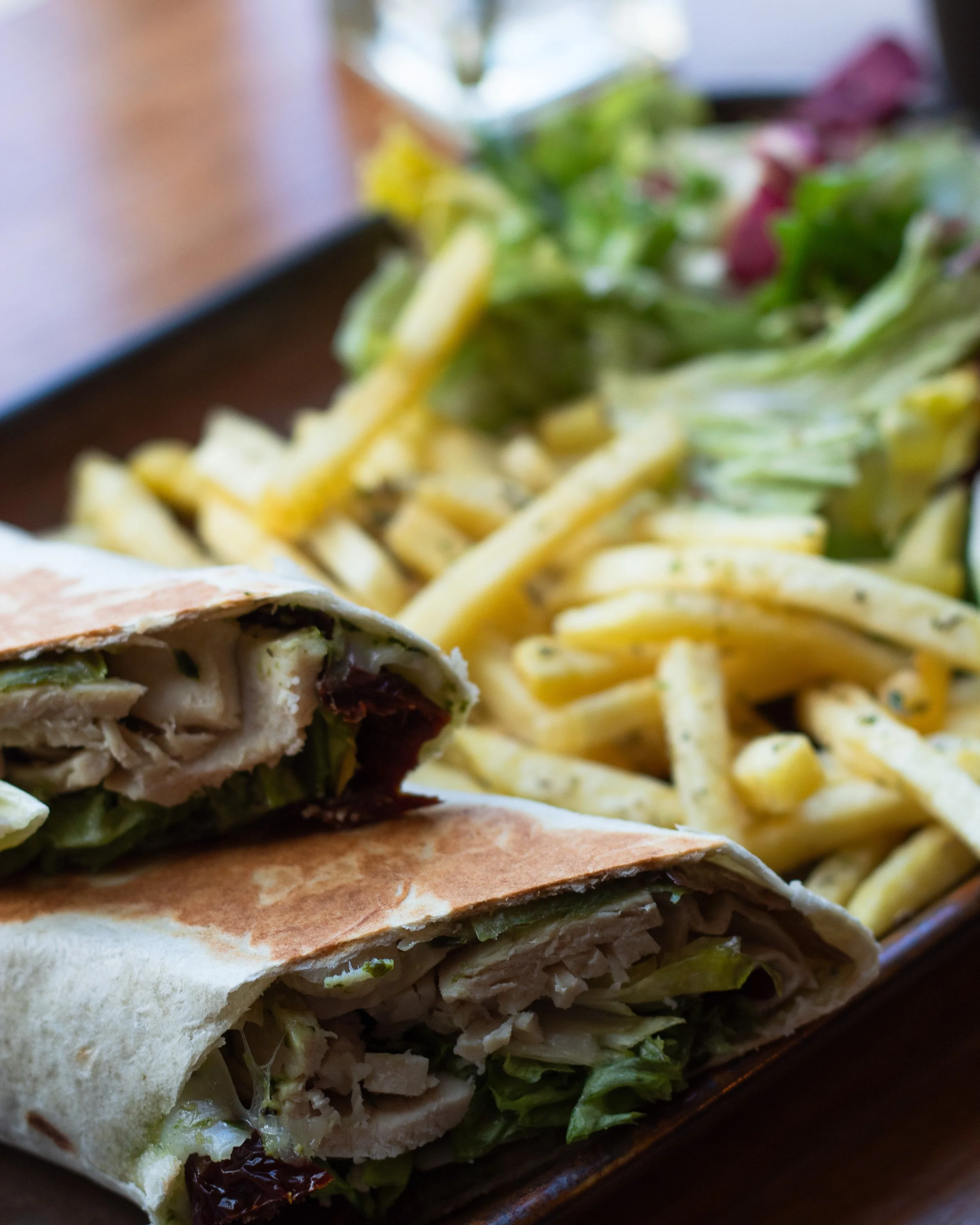 elm row | eat. drink. relax.