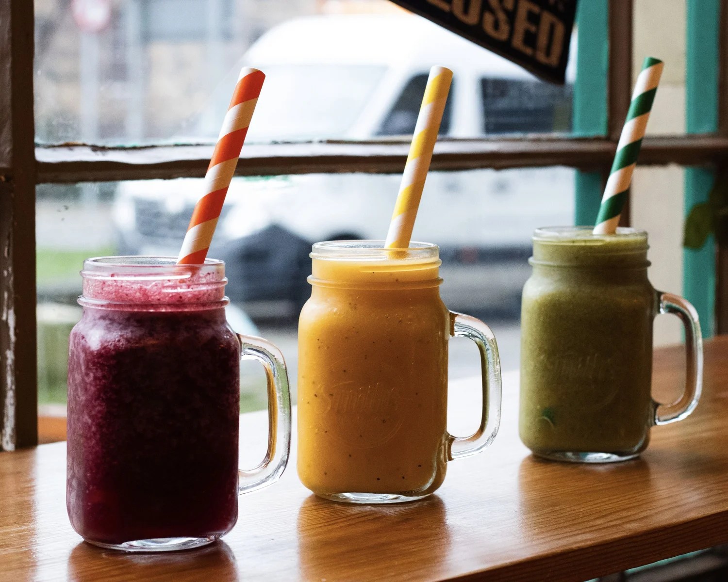 elm row | eat. drink. relax.