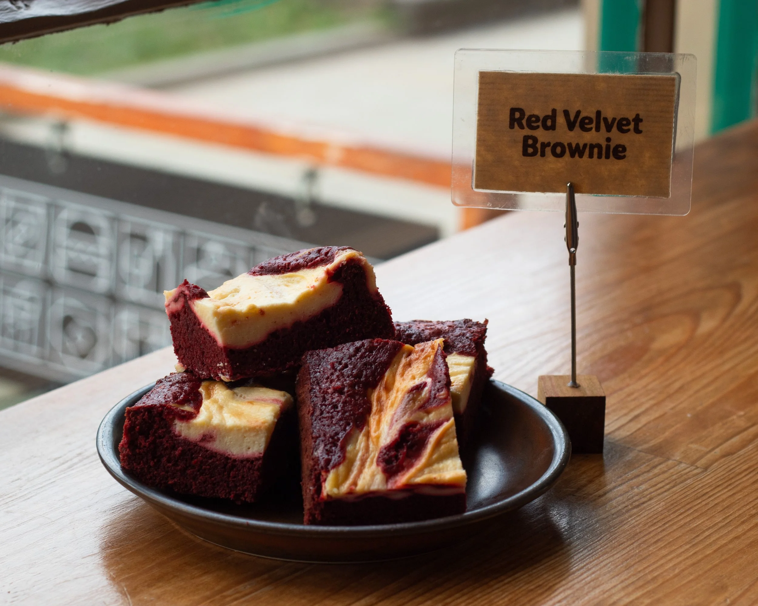 elm row | eat. drink. relax.