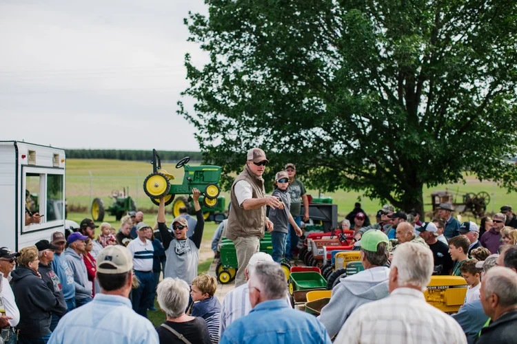 Minnesota's Most Trusted Auctioneers | Perala Bros. Auctioneers | A Bid ...