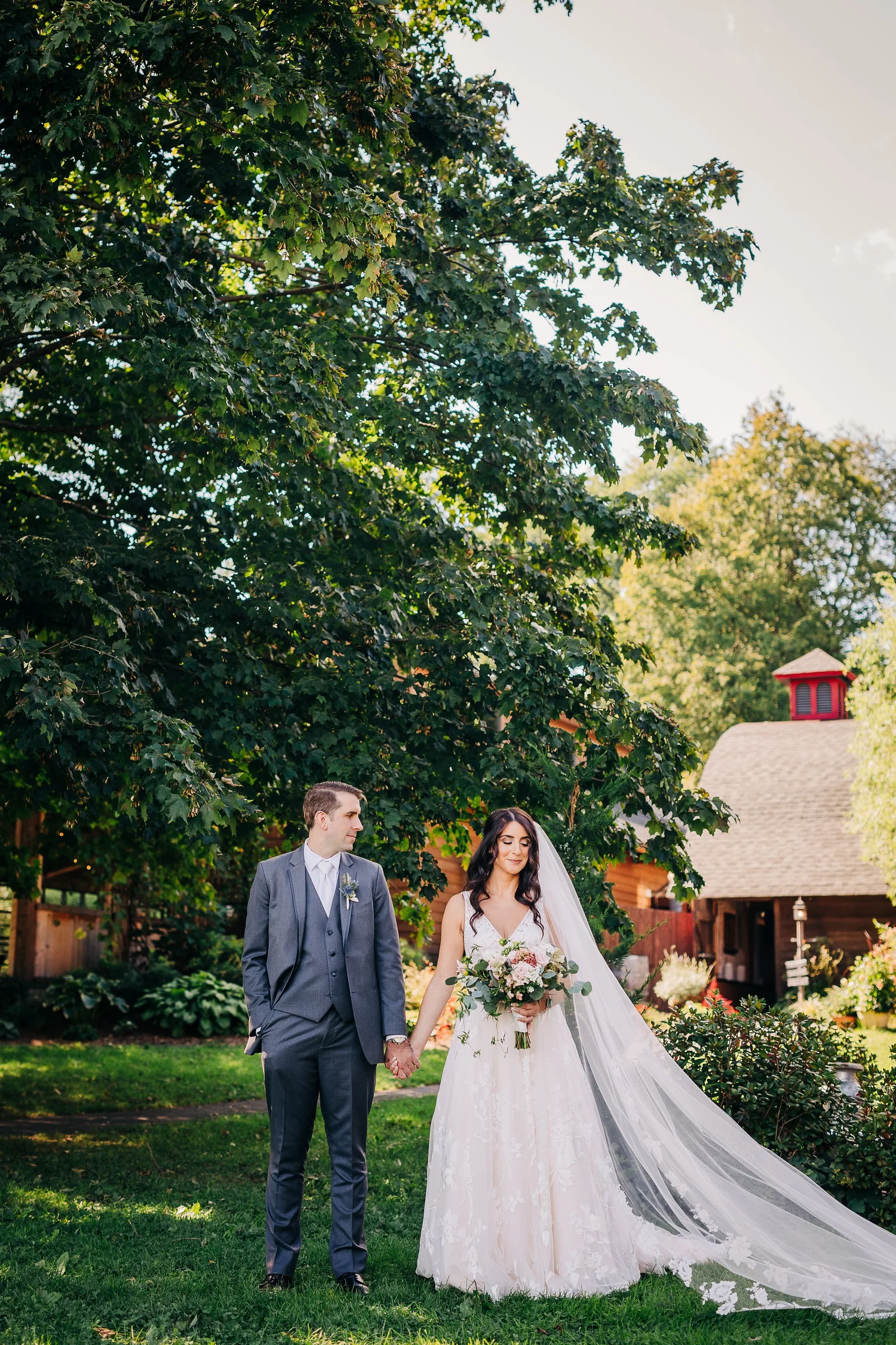 Red Maple Vineyard Wedding // Rebecca + Tom | Sweet Alice Photography