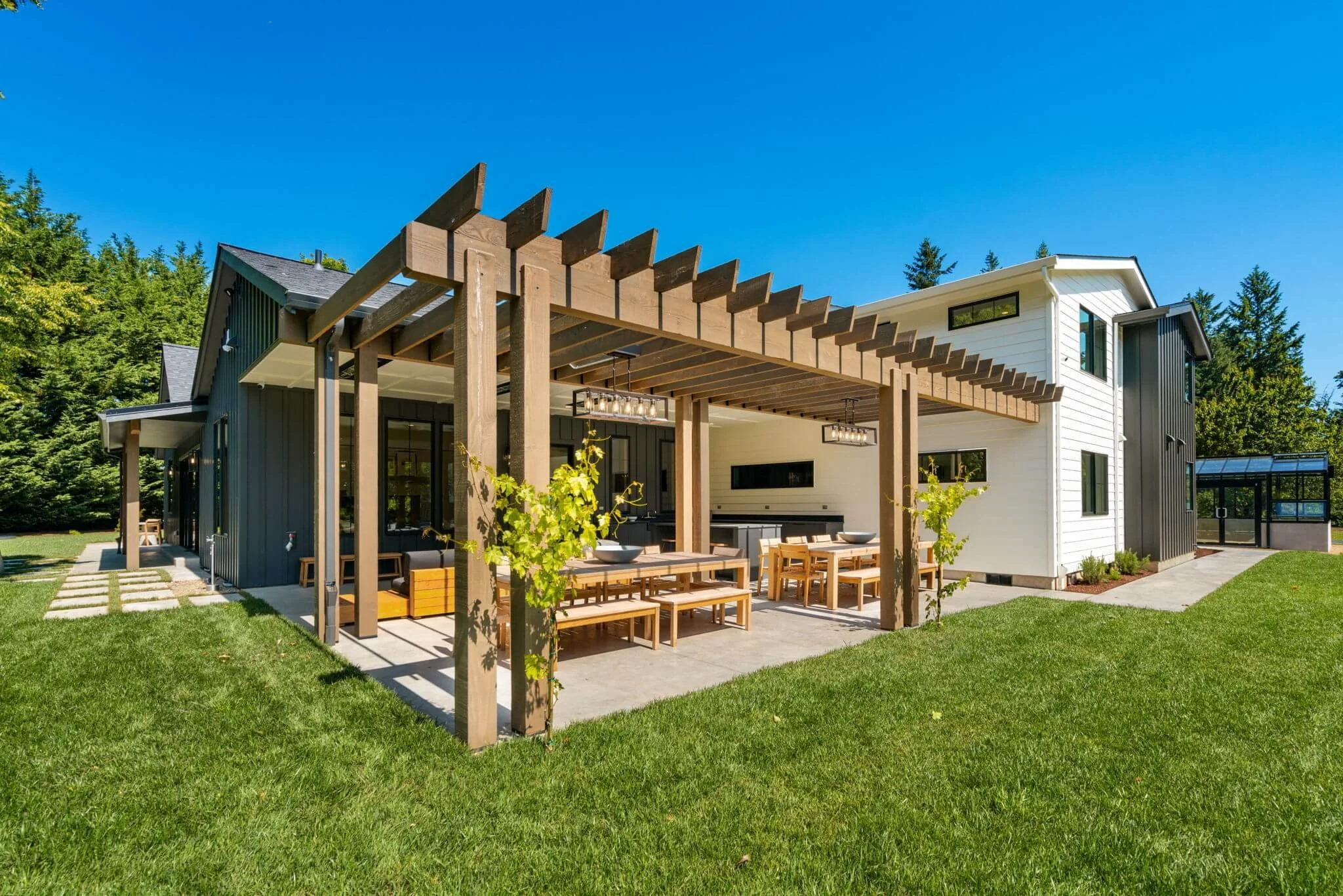 Ideas for Vancouver Homes: Maximizing Outdoor Living Spaces — Renew ...