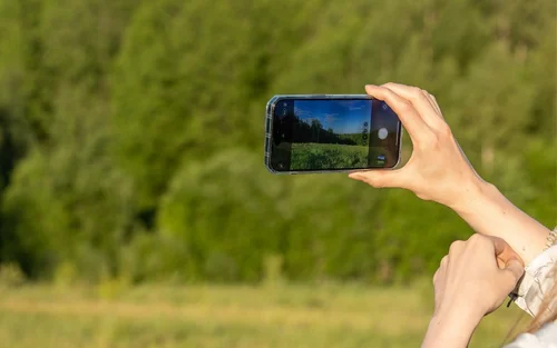 How to Train Yourself to Use the iPhone 16’s New Camera Control Button ...