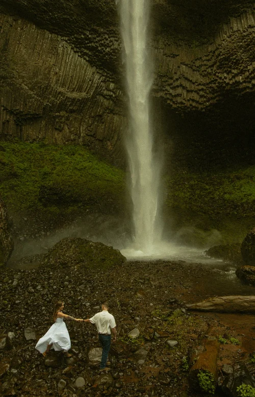 How To Plan A Columbia River Gorge Elopement in 2026 — Sally Grieshaber ...