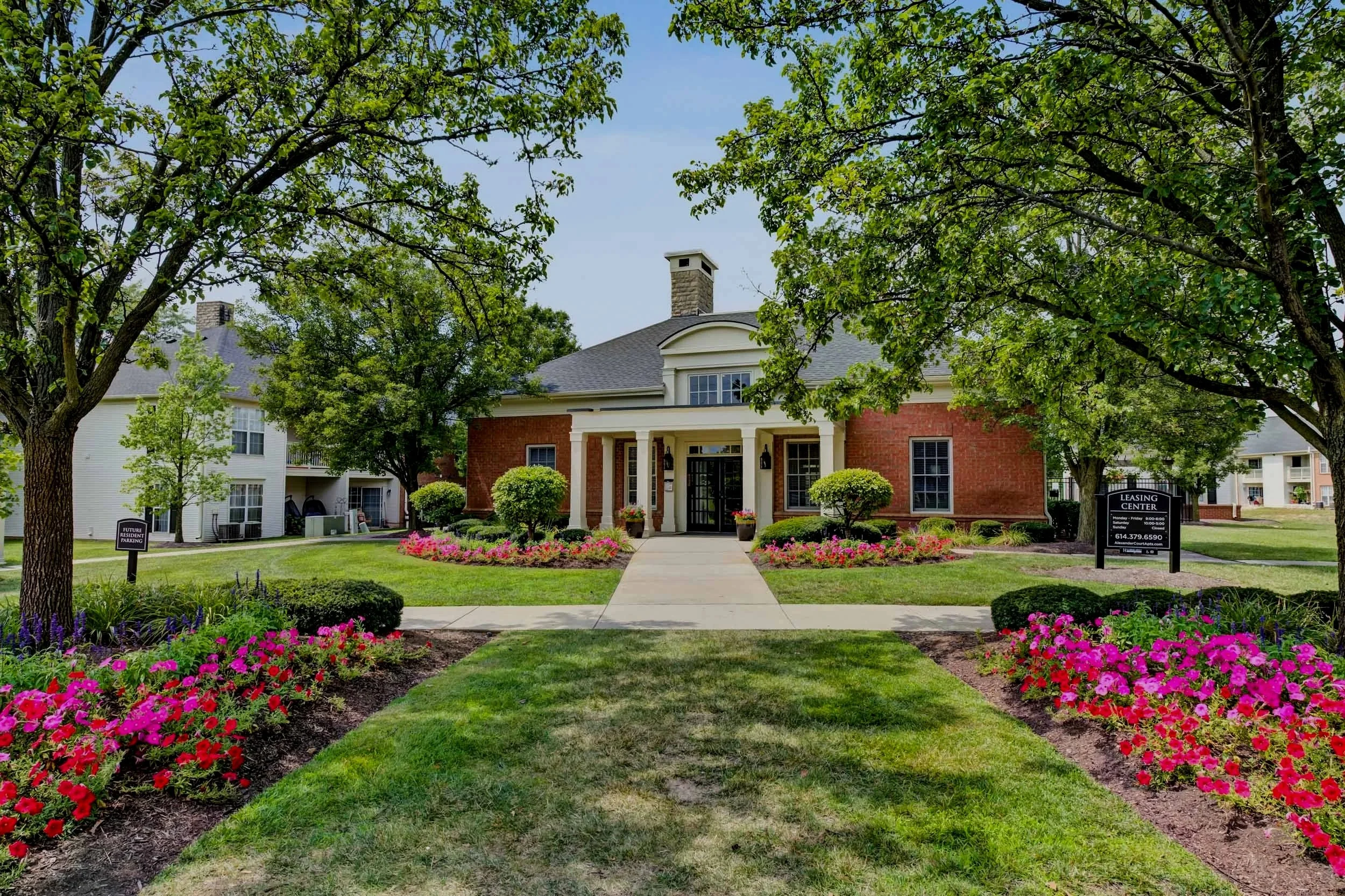 Apartments & Townhomes in Reynoldsburg, OH — Alexander Court