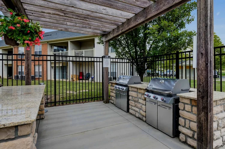 Apartments & Townhomes in Reynoldsburg, OH — Alexander Court