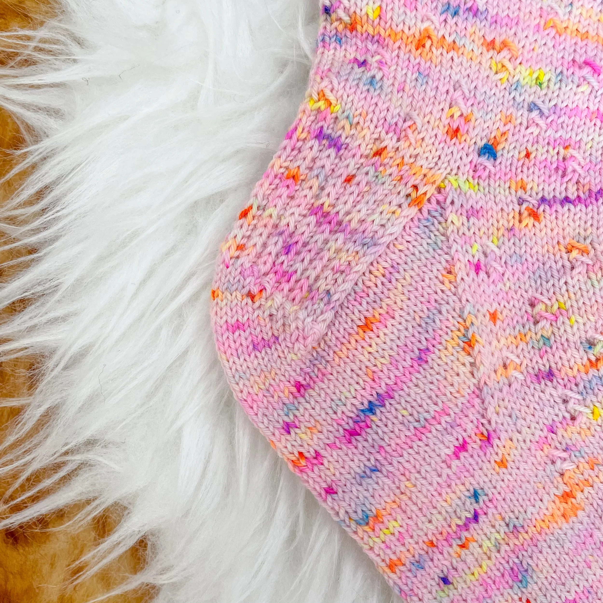 Zap socks knitting pattern (FREE) — Elizabeth Pawle