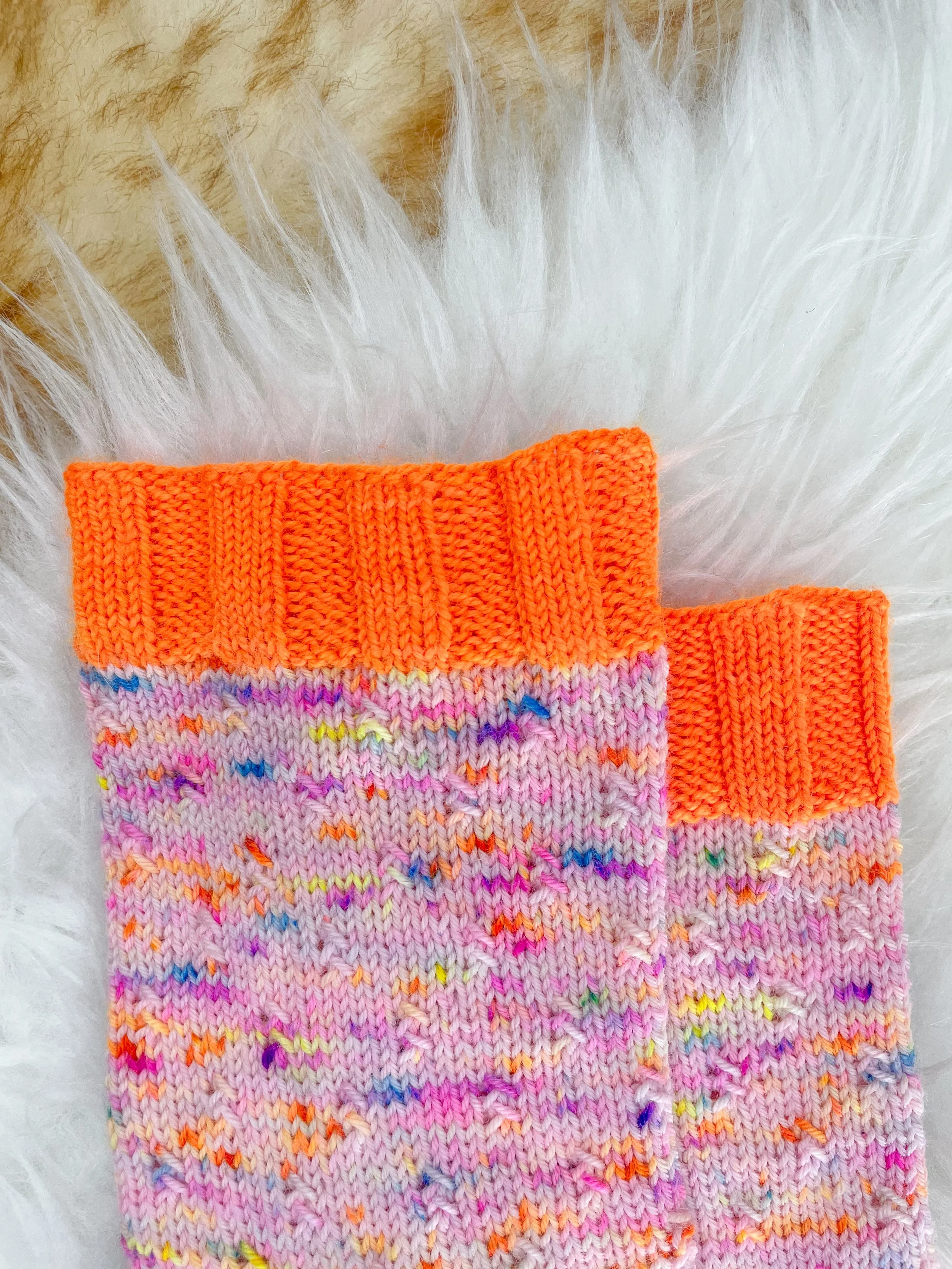 Zap socks knitting pattern (FREE) — Elizabeth Pawle