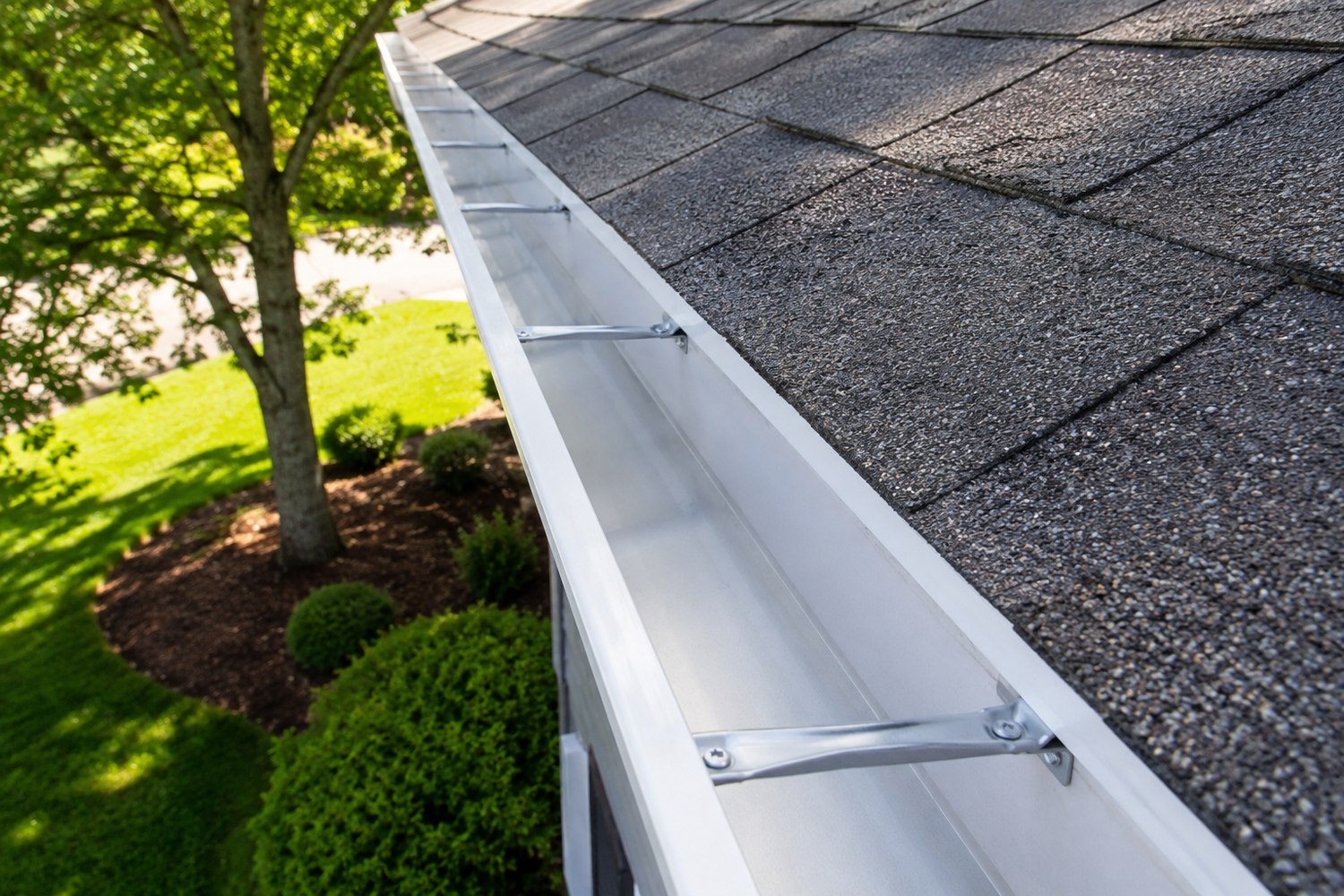Gutter Cleaning — Clean Maxx